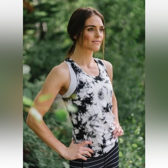 ZYIA | Tops | Zyia Active Hendrix Seamless Tank Top Yoga Workout Tie ...